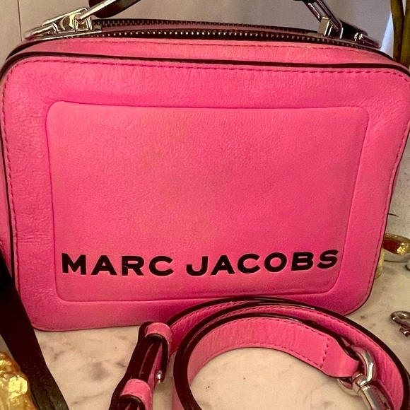 Marc Jacobs | Bags | Marc Jacobs Crossbody Lunchbox Style | Poshmark
